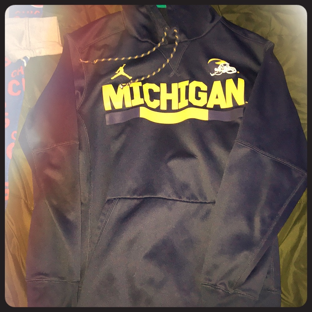 Michigan Jordan Hoddie - Gem